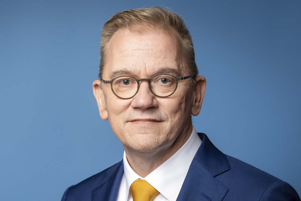 Onderwijsminister gaat hoe dan ook bezuinigen - Advalvas